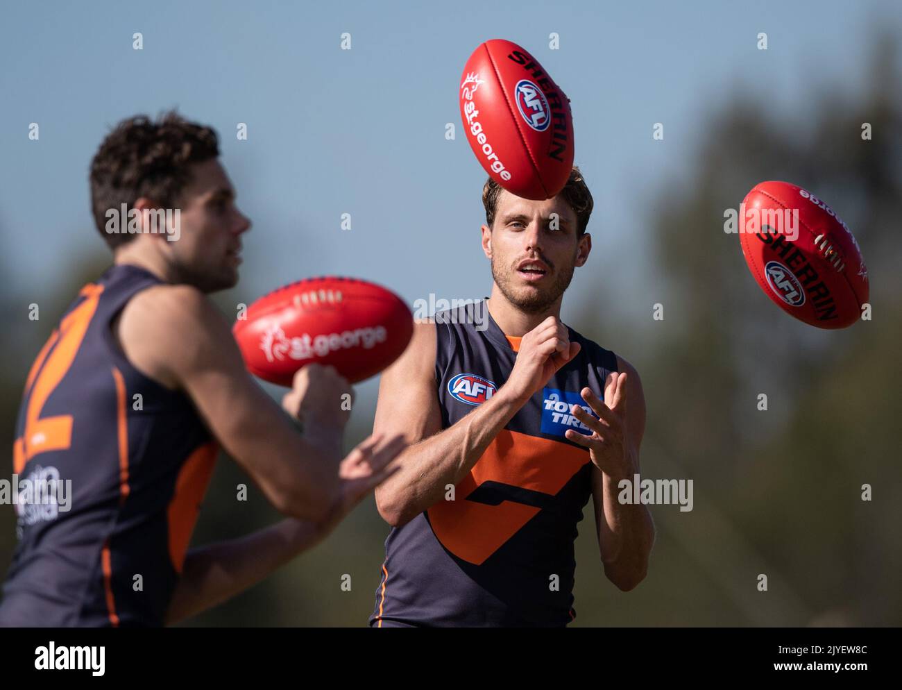 GWS Giants players in action during a GWS Giants AFL training session ...