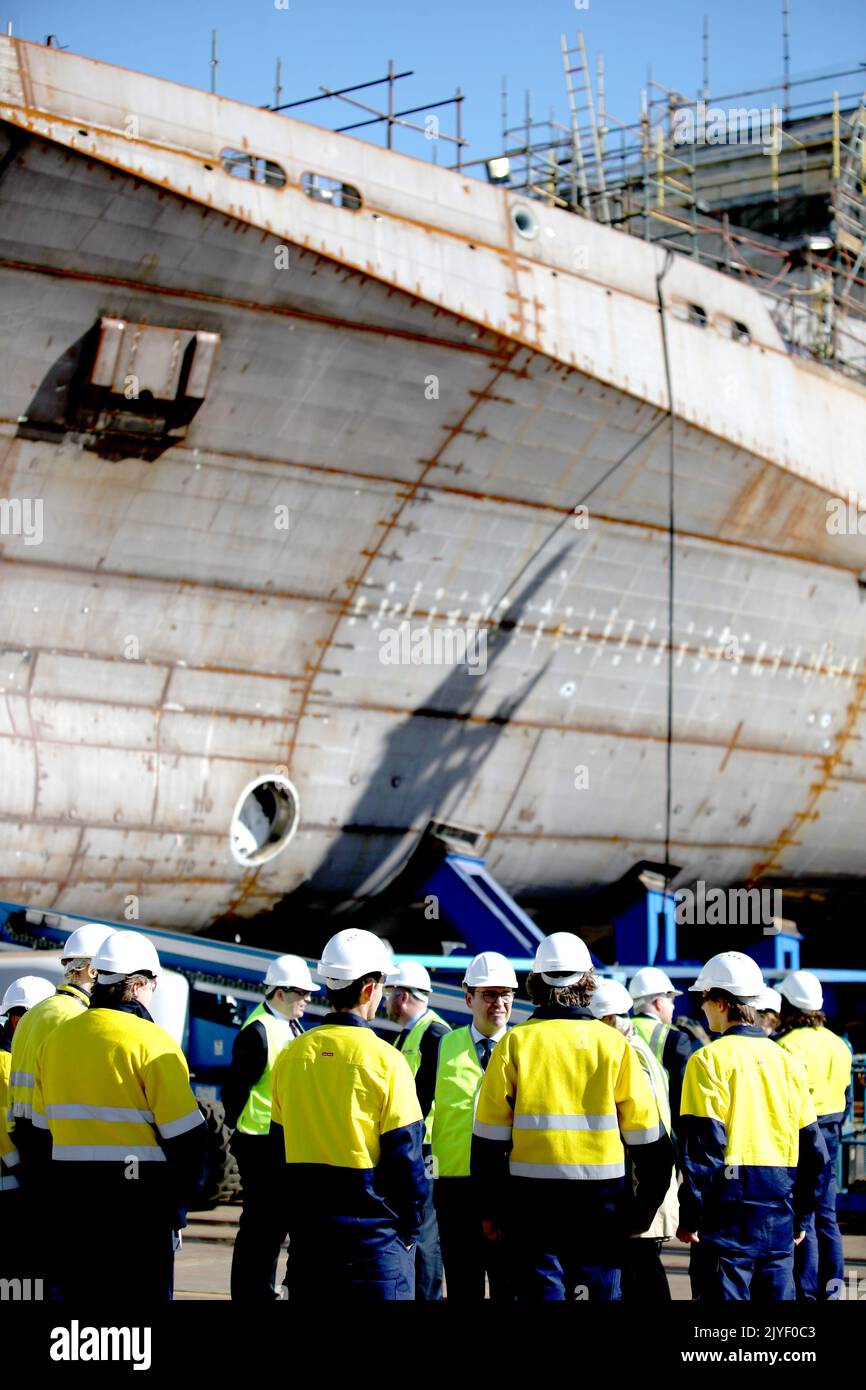 South Australian Premier Steven Marshall with apprentices to announce ...