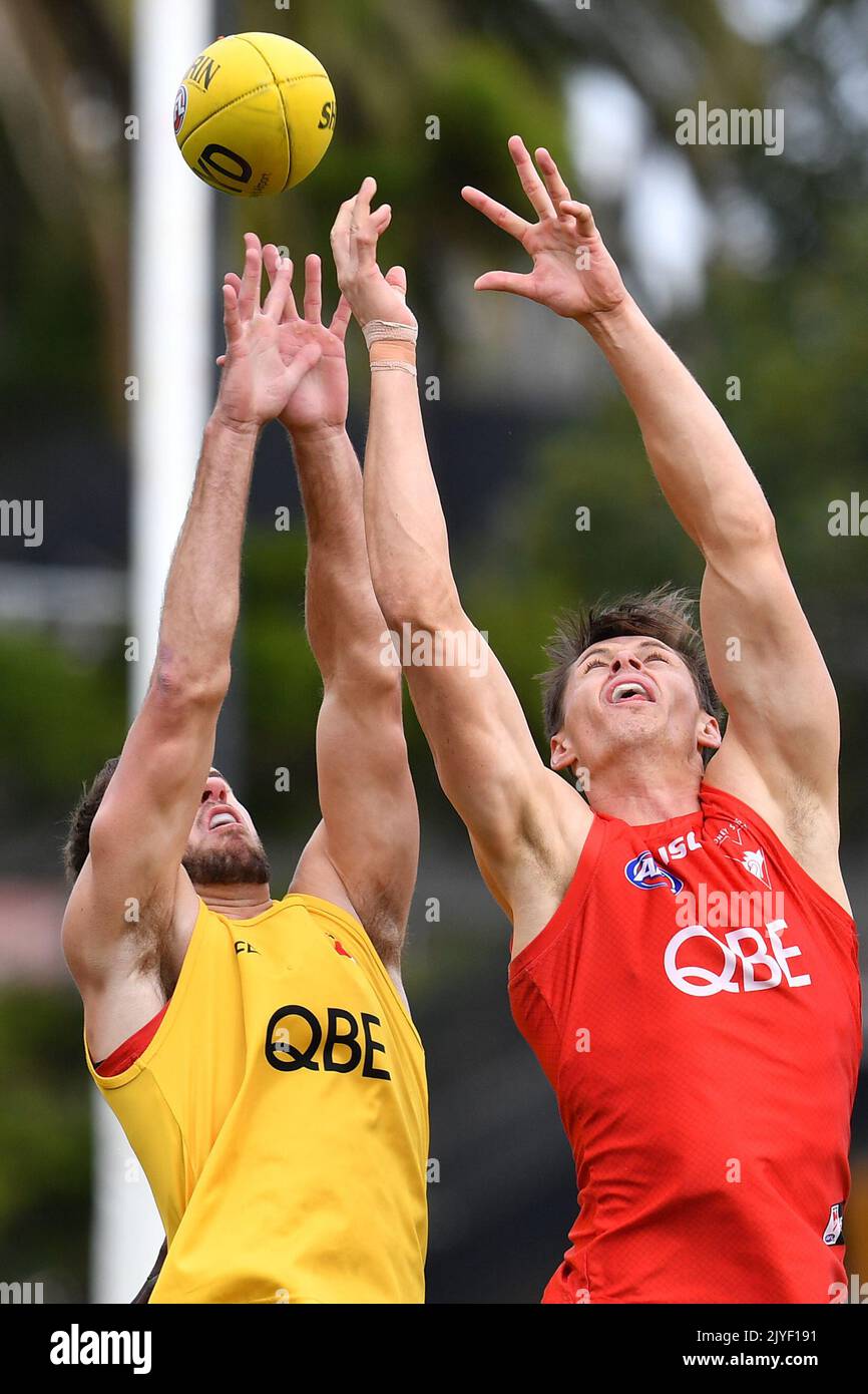Callum Sinclair (right) during an AFL Sydney Swans training session at ...