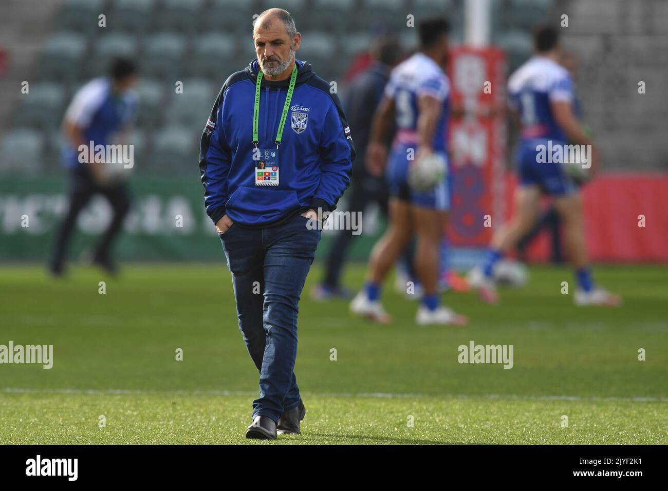 Bulldogs coach Steve Georgallis watches his players warm up ahead of ...