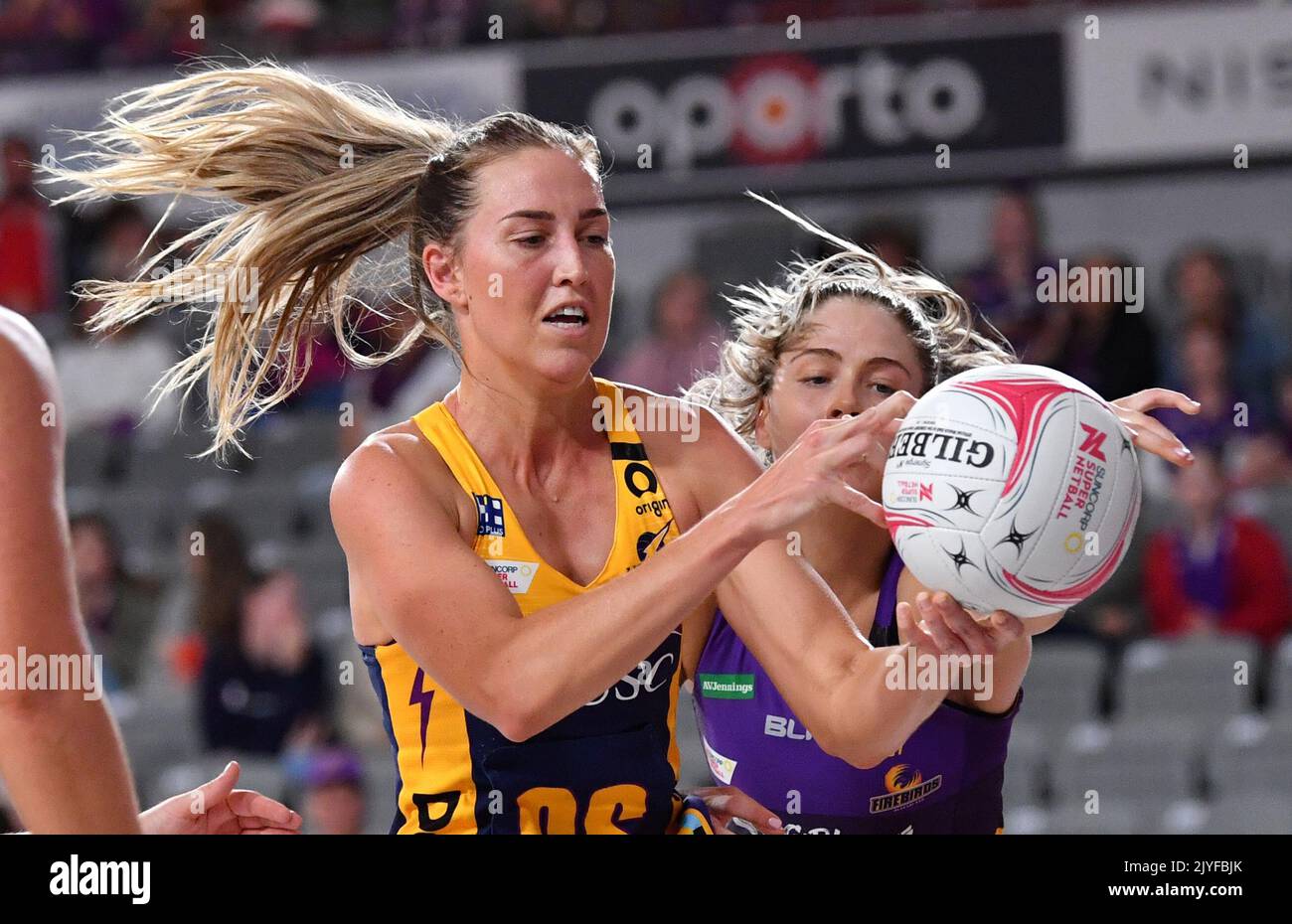 Cara Koenen (left) of the Lightning in action during the Round 1 Super ...