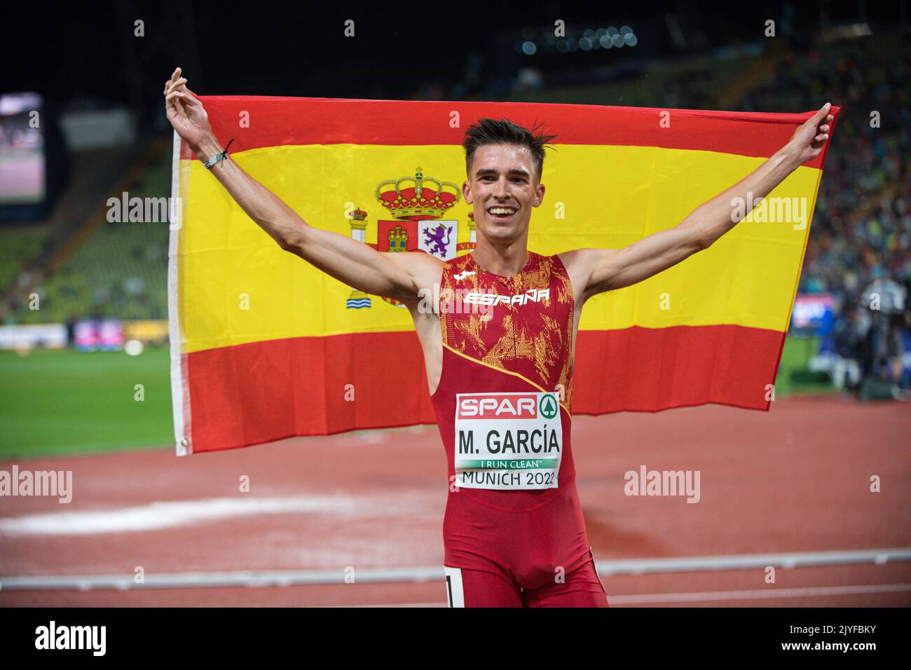 Mario García Romo with her country's flag at the European Athletics ...