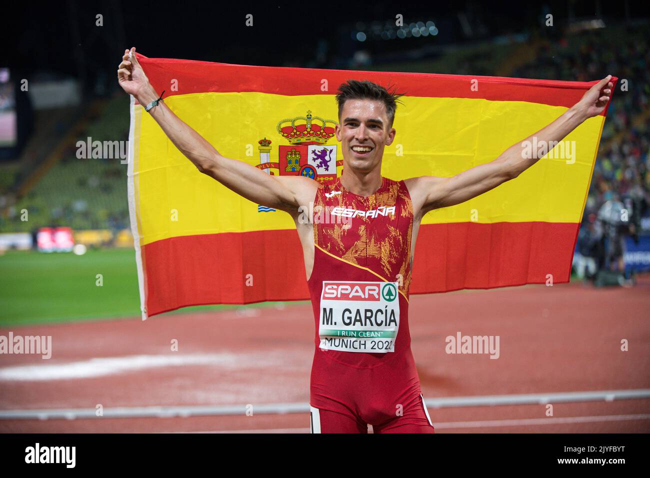 Mario García Romo with her country's flag at the European Athletics ...