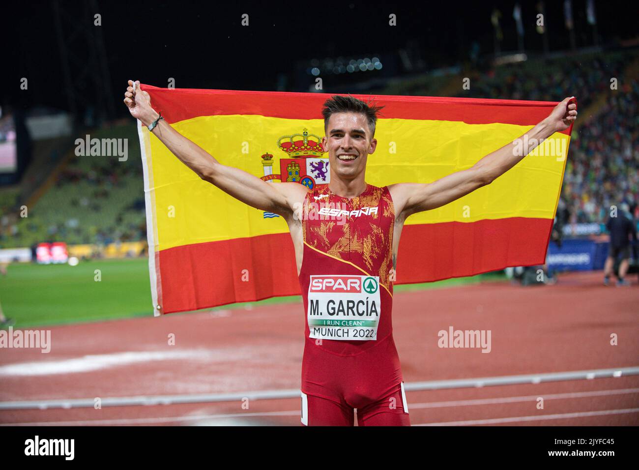 Mario García Romo with her country's flag at the European Athletics ...