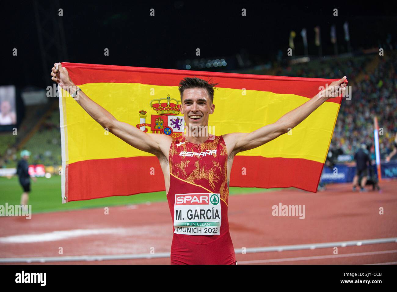 Mario García Romo with her country's flag at the European Athletics ...