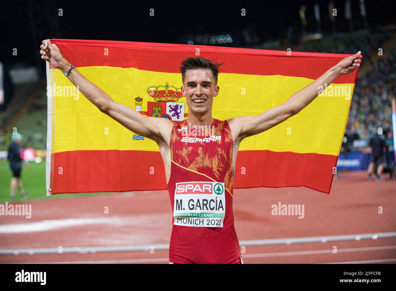 Mario García Romo with her country's flag at the European Athletics ...