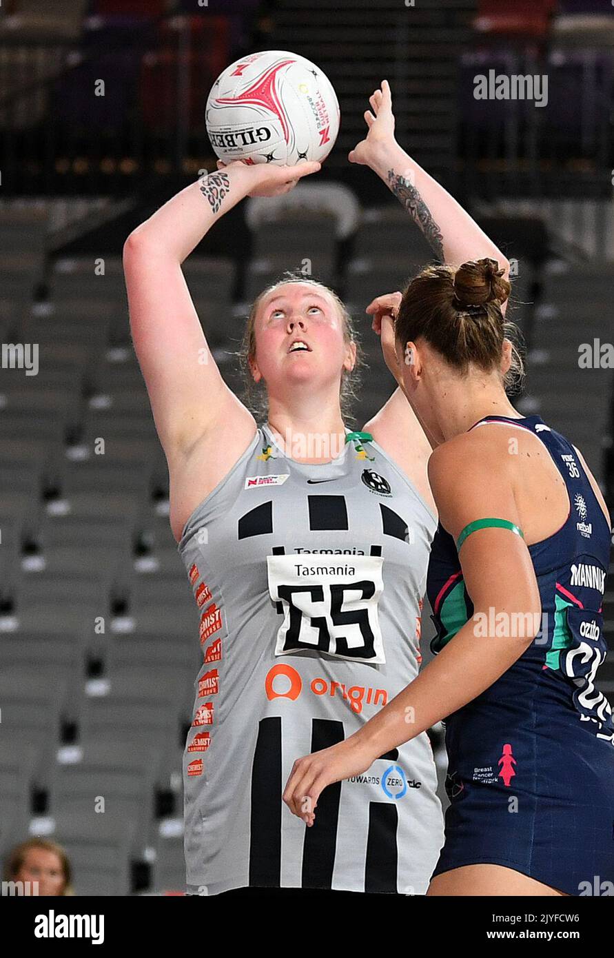 Emma Ryde of the Magpies shoots during the Round 1 Super Netball match ...