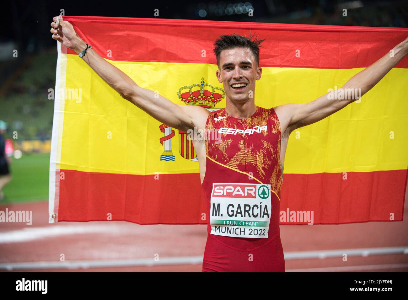 Mario García Romo with her country's flag at the European Athletics ...