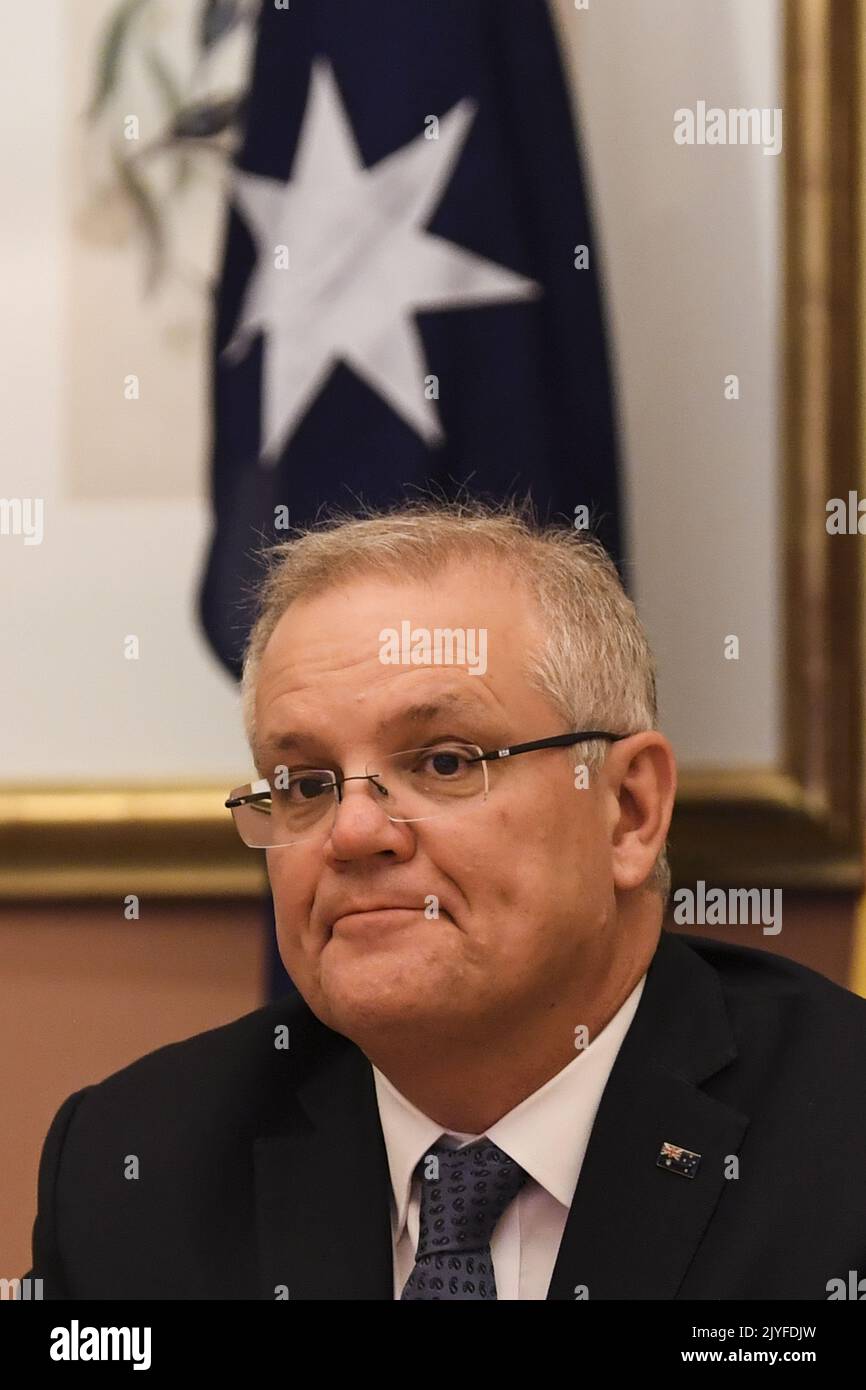 Australian Prime Minister Scott Morrison speaks to the Prime Minister ...