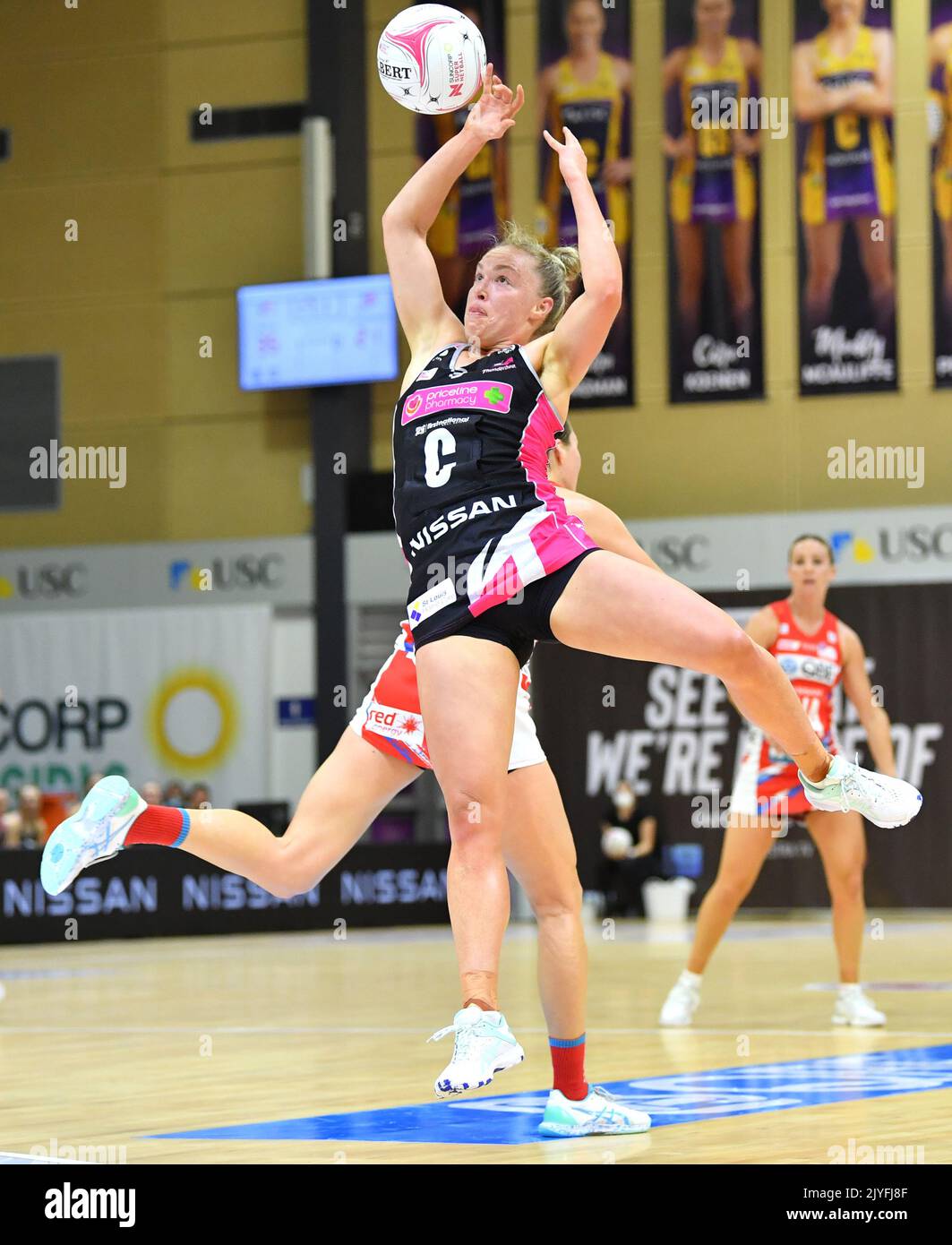 Hannah Petty of the Thunderbirds in action during the round 3 Super ...