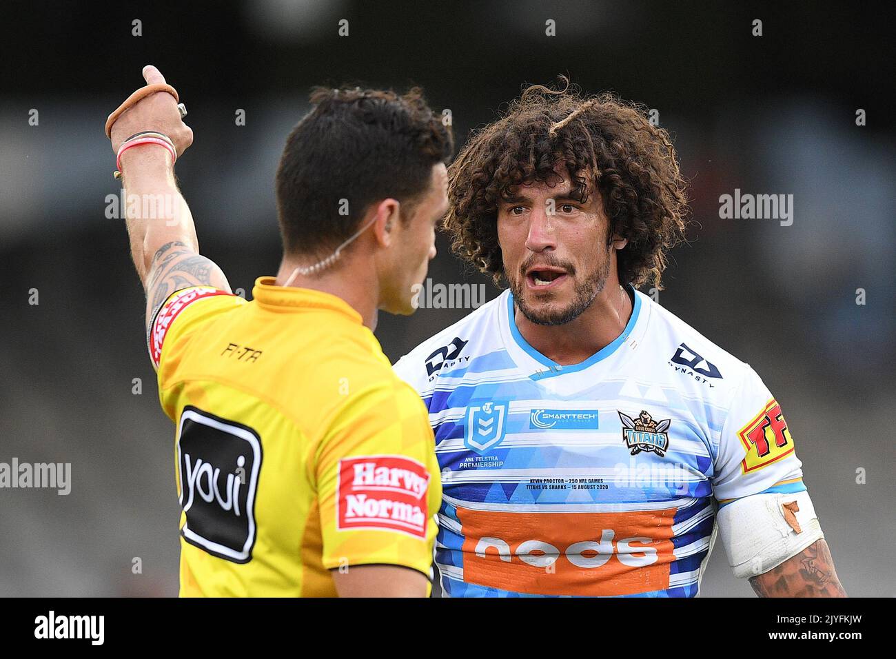 Referee Henry Perenara sends off Kevin Proctor of the Titans for ...