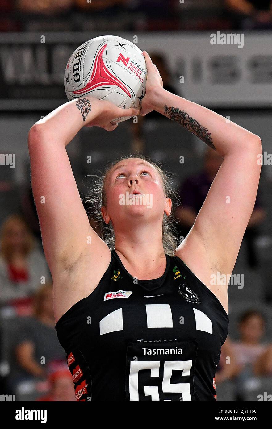 Emma Ryde of the Magpies shoots during the Round 6 Super Netball match ...