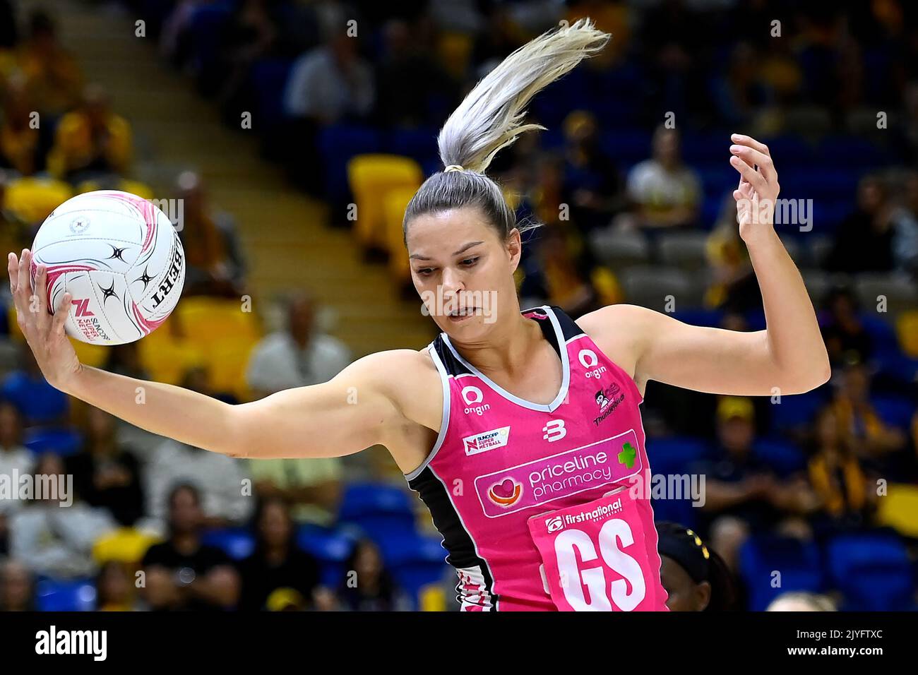 Lenize Potgieter of the Thunderbirds in action during the Round 6 Super ...