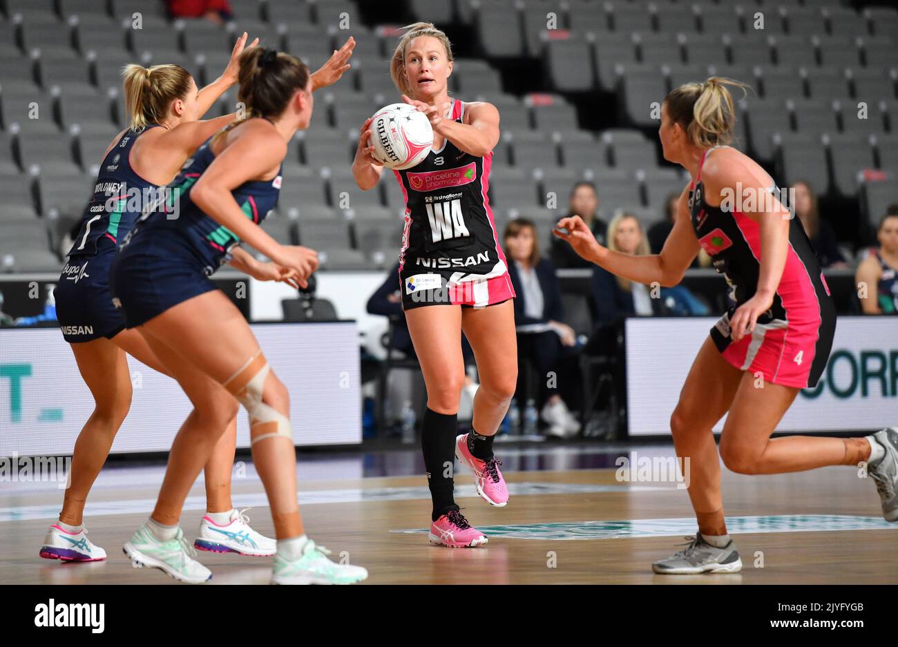 Chelsea Pitman (centre) of the Thunderbirds in action during the Round ...