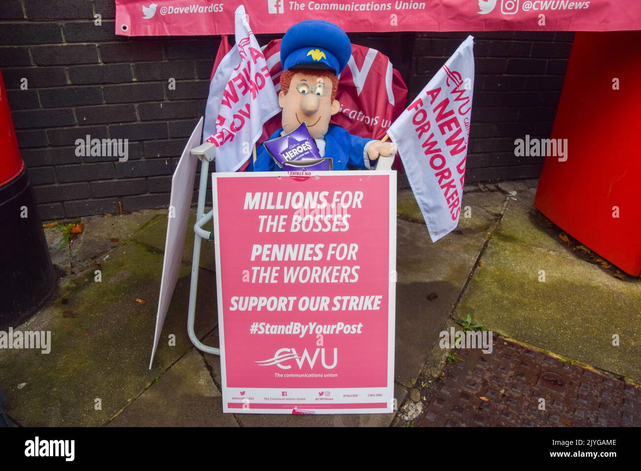London, UK. 8th Sep, 2022. Postman Pat joins the picket. Communication ...