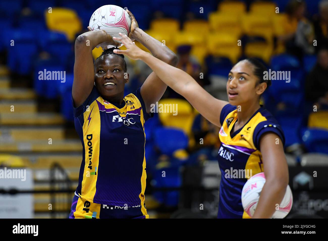 Peace Proscovia and Binnian Hunt of the Lightning warm up during the ...