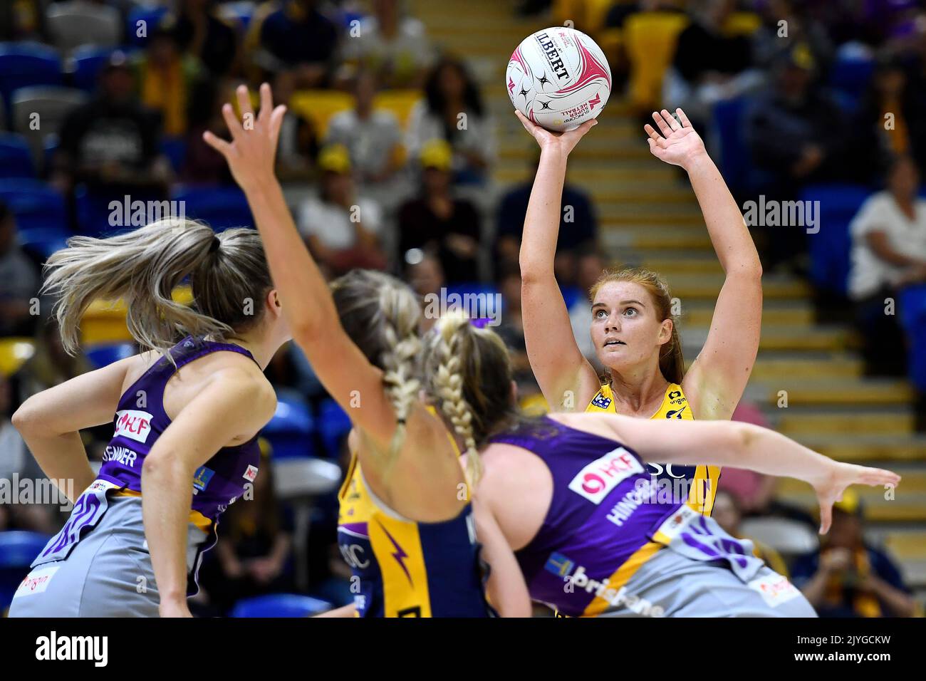 Stephanie Wood of the Lightning shoots during the Round 12 Super ...