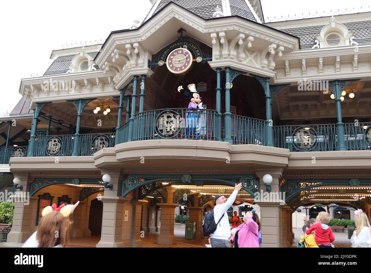 Disneyland Paris celebrating 30 years of magic the theme park open its ...