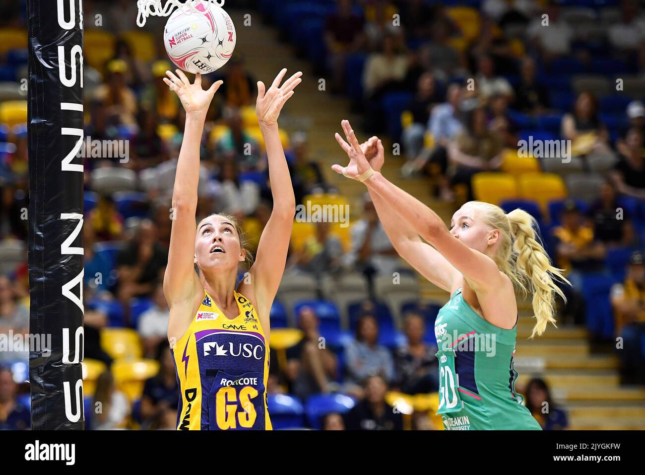 Cara Koenen of the Lightning shoots during the Round 14 Super Netball ...