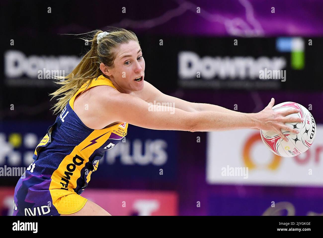 Jacqueline Russell of the Lightning in action during the Round 14 Super ...