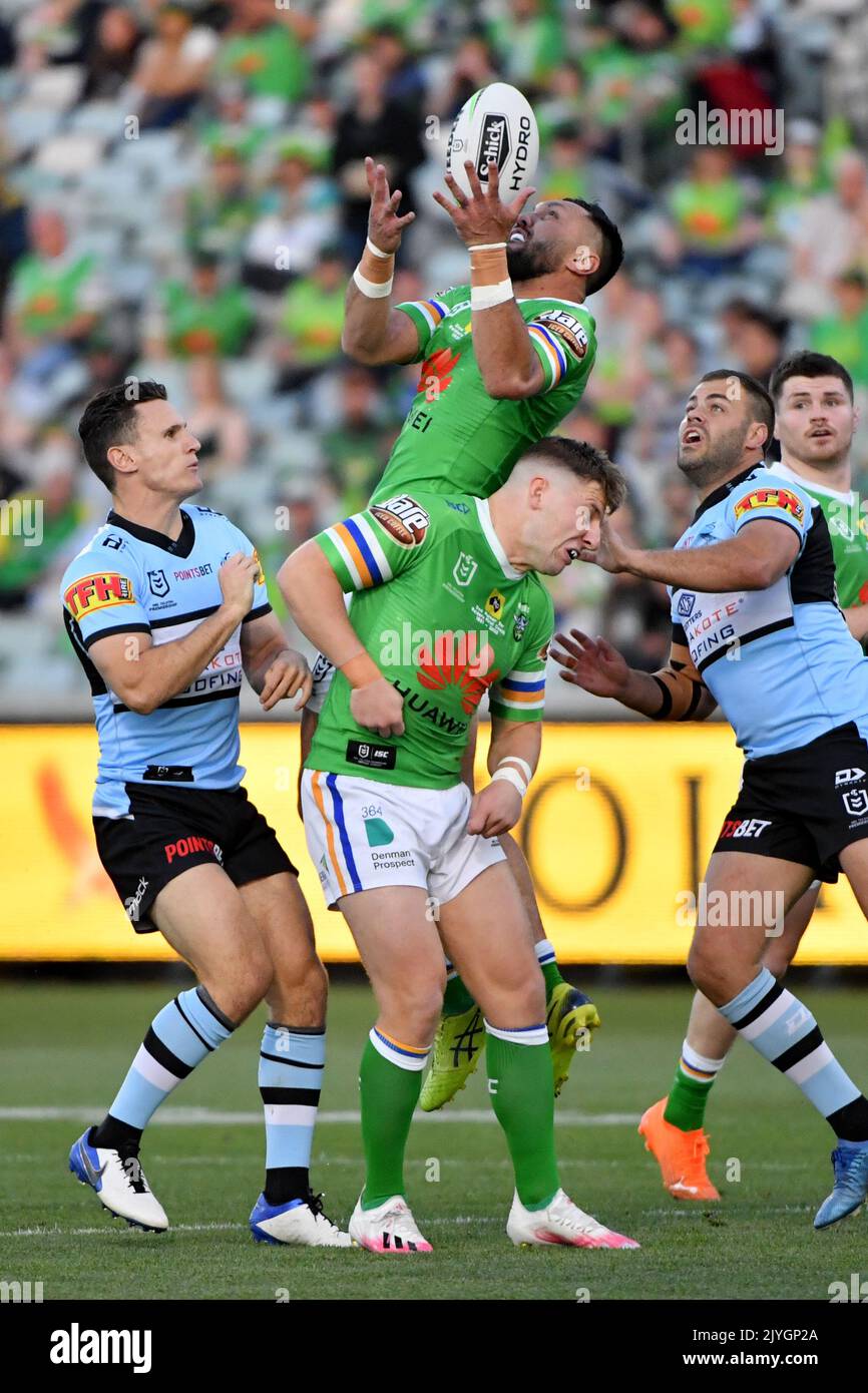Raiders Jordan Rapana takes a high ball during Elimination Final 1 NRL ...