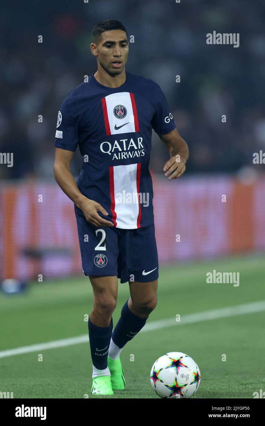 Achraf Hakimi of Paris Saint-Germain Fc controls the ball during the ...