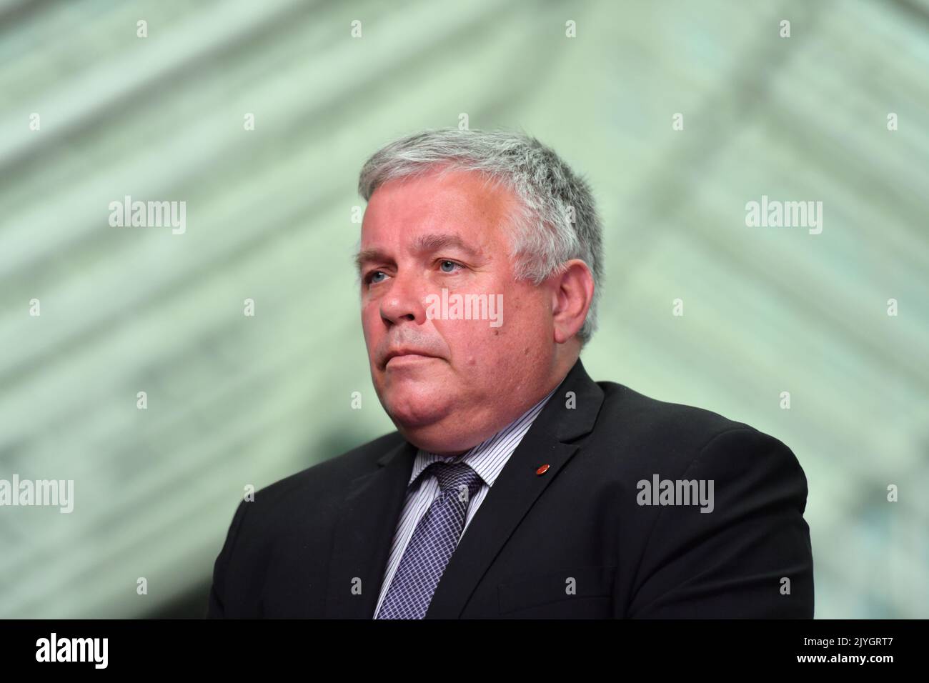 Independent Senator Rex Patrick at a press conference at Parliament ...