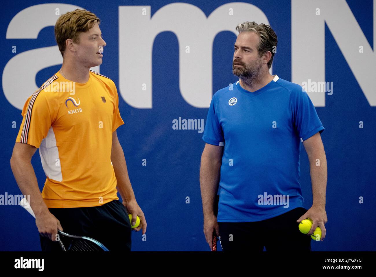 Cupteam hi-res stock photography and images - Alamy