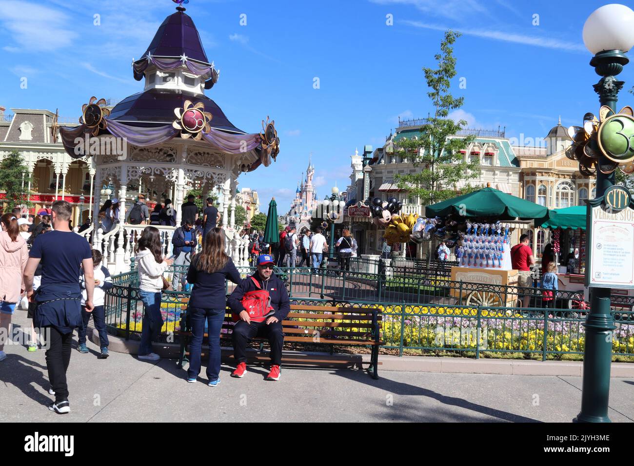 Disneyland Paris celebrating 30 years of magic the theme park open its ...