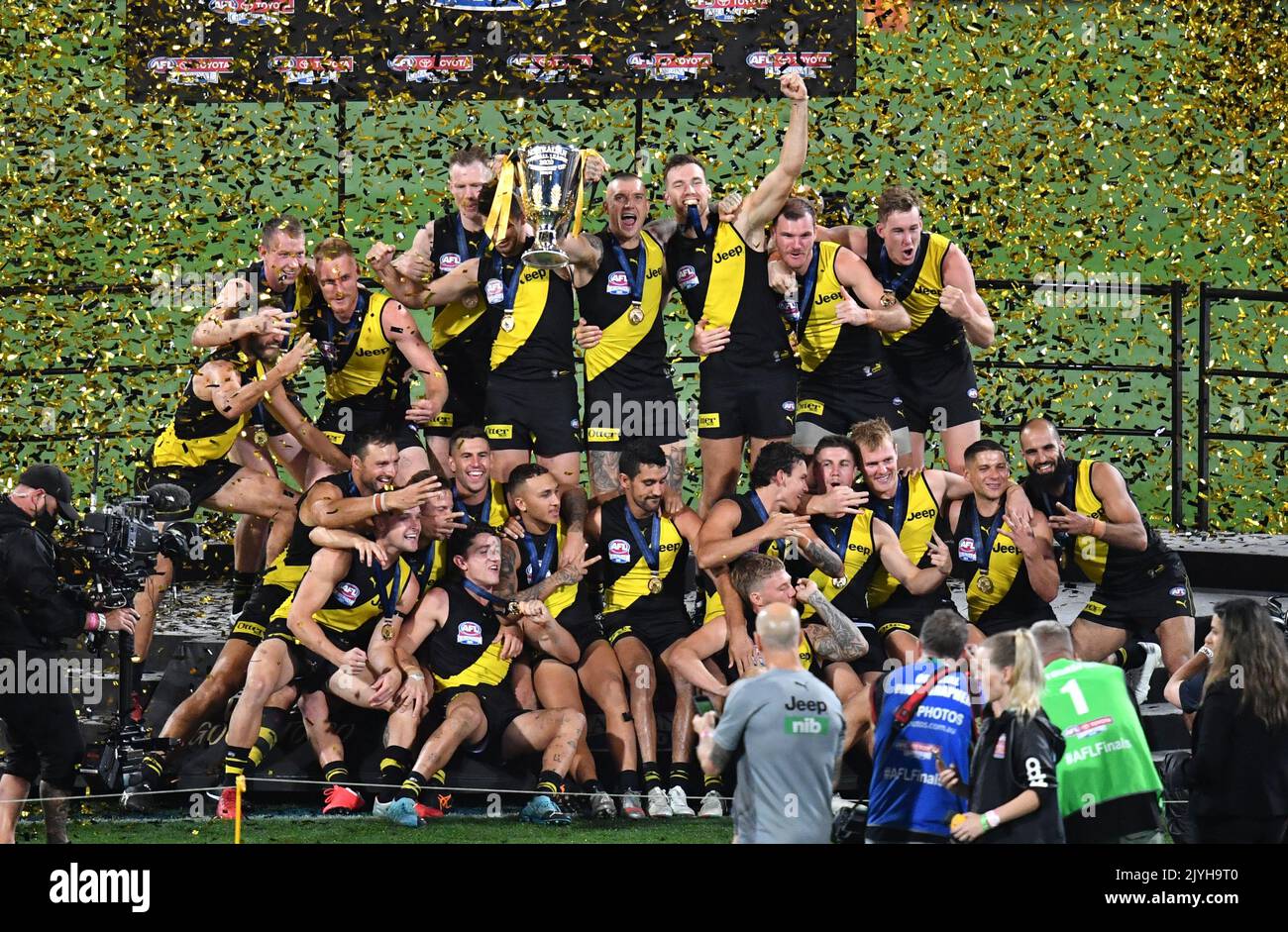 Tigers celebrate winning the AFL Grand Final between the Richmond ...