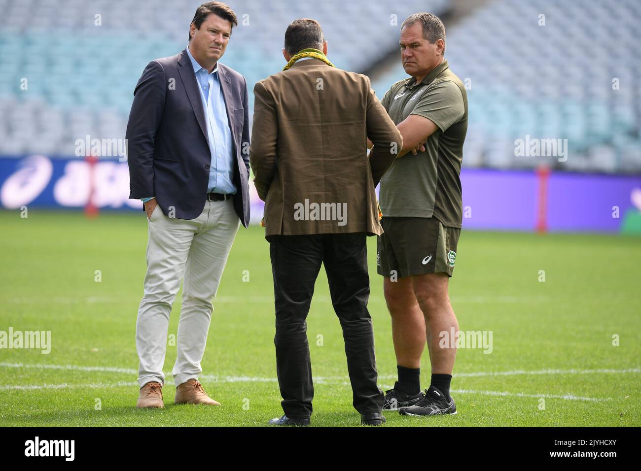 Rugby Australia Chairman Hamish McLennan, former Wallaby Phil Kearns ...