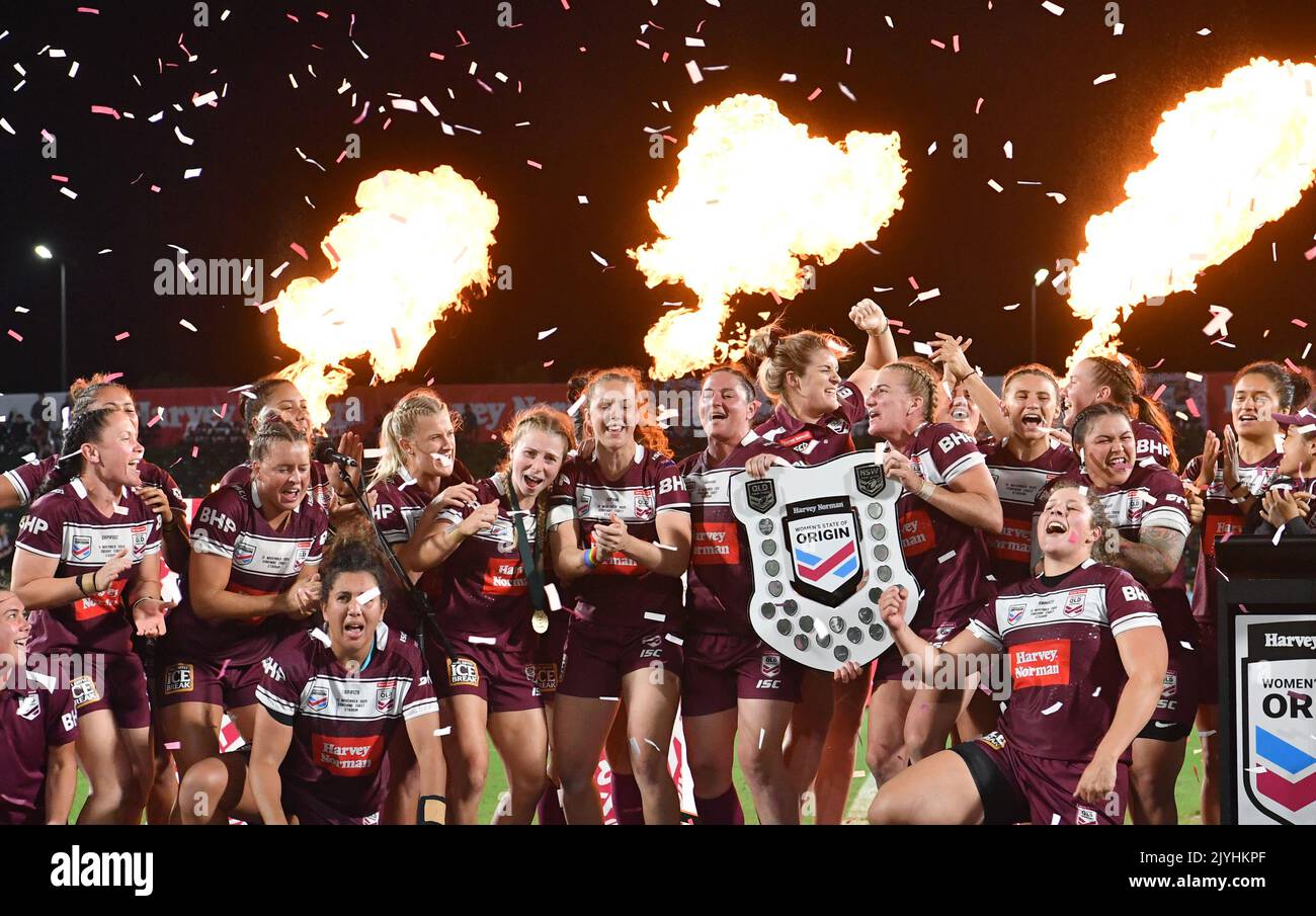 Queensland celebrates winning the Women's State of Origin Rugby League ...