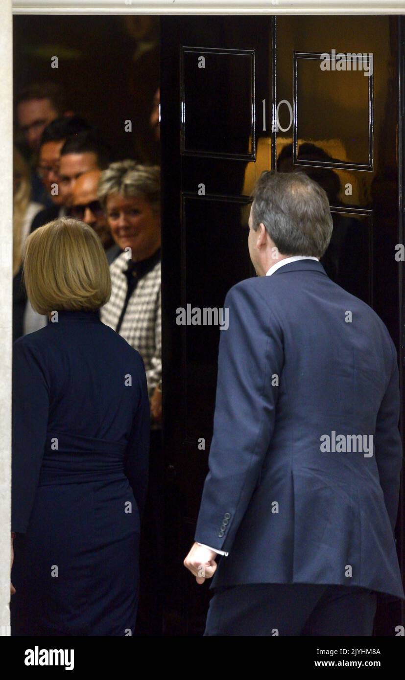 10 downing street podium liz hi-res stock photography and images - Alamy