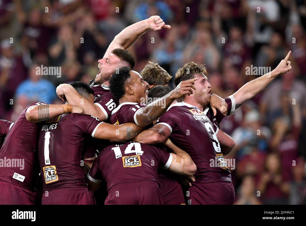 Maroons players react after winning Game 3 of the 2020 State of Origin ...