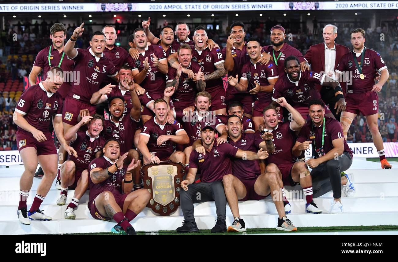 Queensland players celebrate winning the 2020 State of Origin series ...