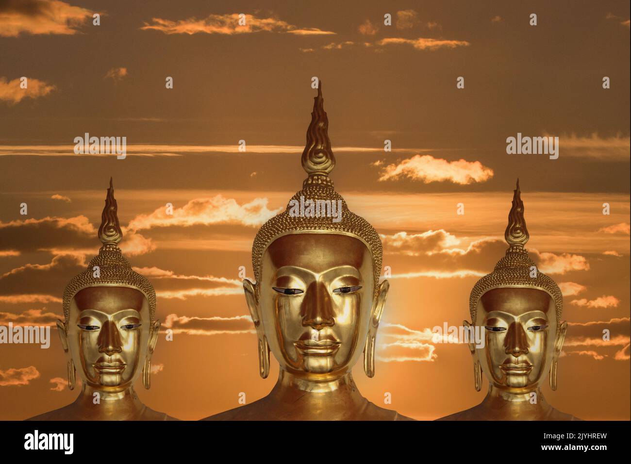 3 golden buddhas hi-res stock photography and images - Alamy