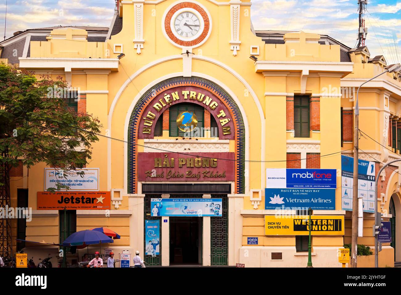 Hai Phong colonial era city post office, Vietnam Stock Photo - Alamy