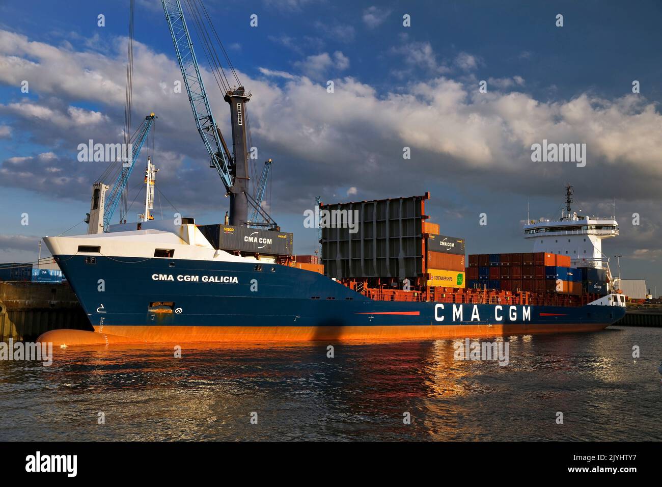 Container ship is loaded at the Steinwerd Harbour, South-West-Terminal ...