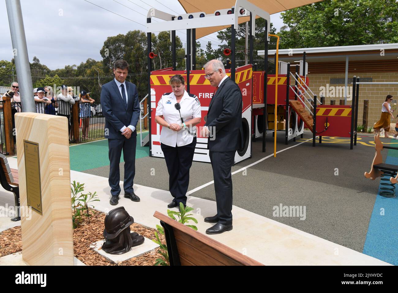 Prime Minister Scott Morrison with Kim Hill of RFS Buxton and Volunteer ...