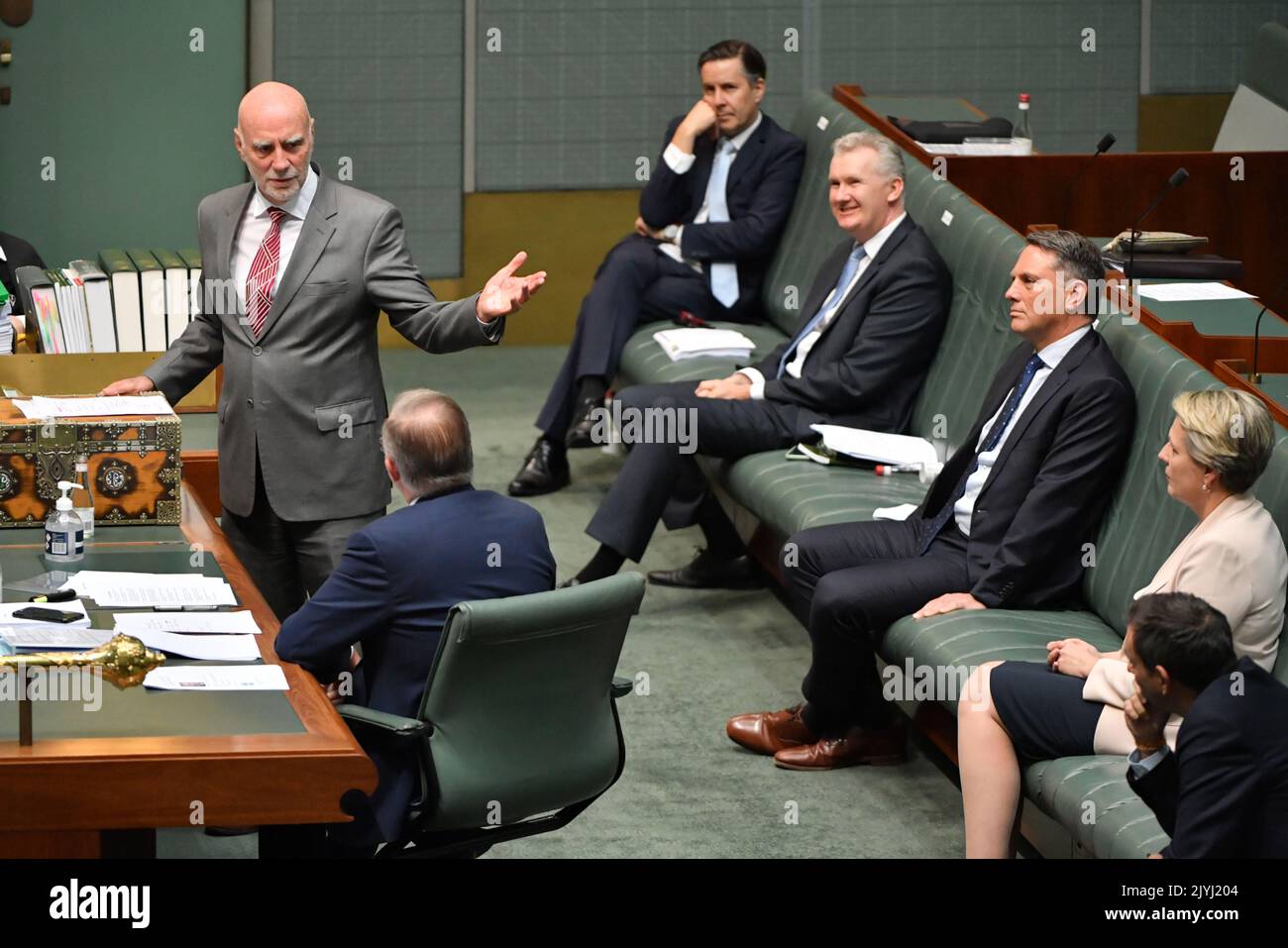 Labor member for Lingiari Warren Snowdon announces his retirement from ...