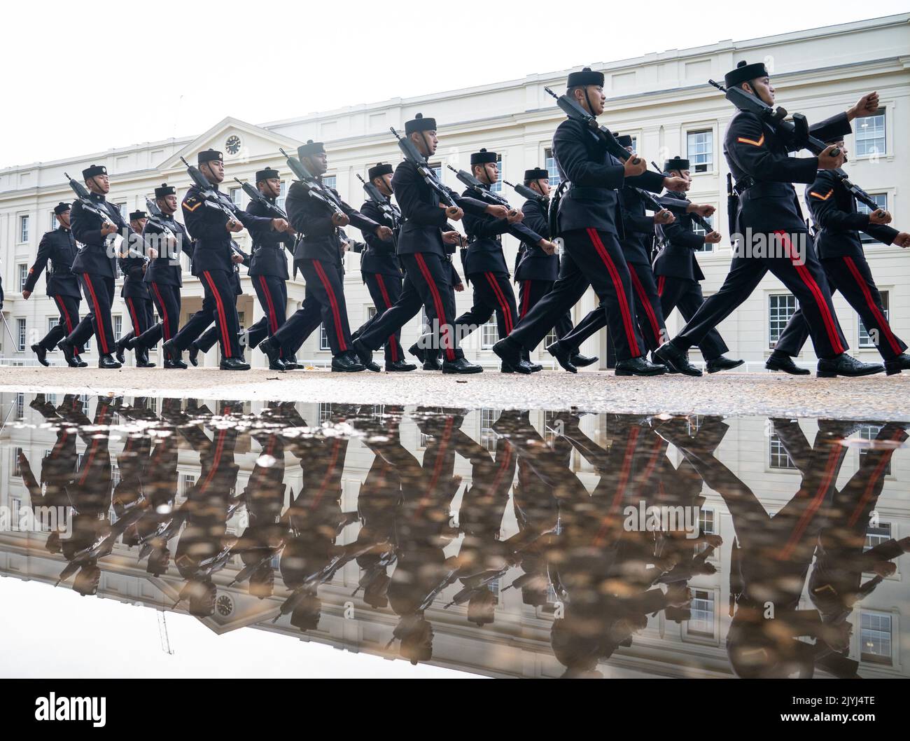 Members of the 94 Squadron The Queen's Own Gurkha Logistic Regiment ...