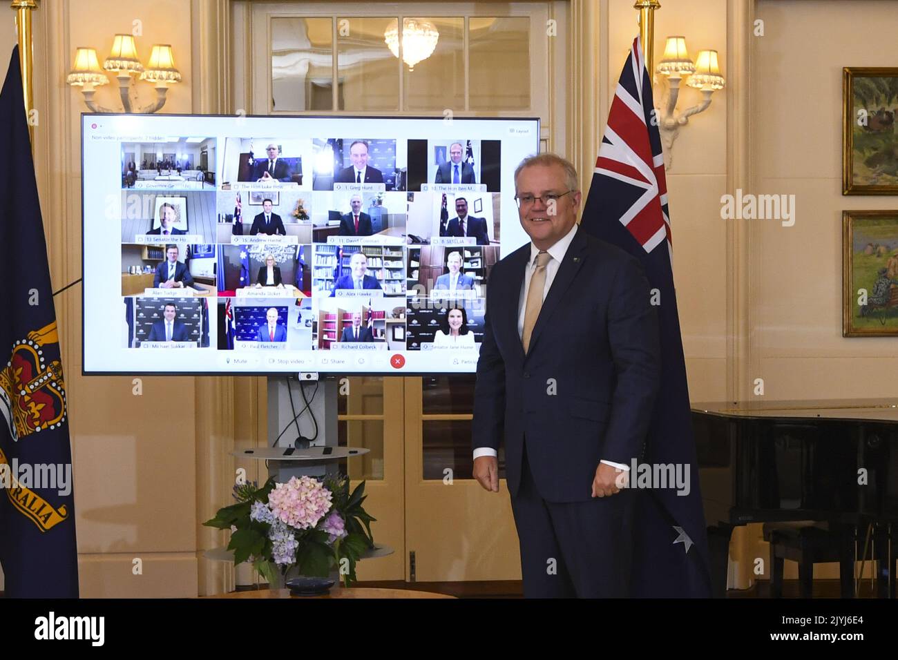 POOL Australian Prime Minister Scott Morrison poses for photographs ...