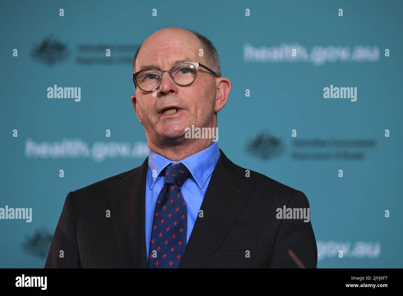 Australian Chief Medical Officer, Professor Paul Kelly, provides an ...