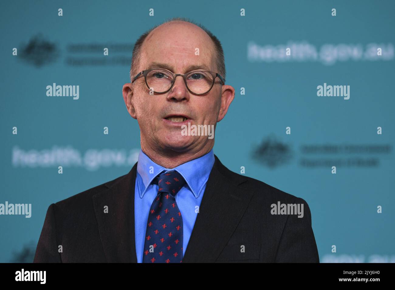 Australian Chief Medical Officer, Professor Paul Kelly, provides an ...