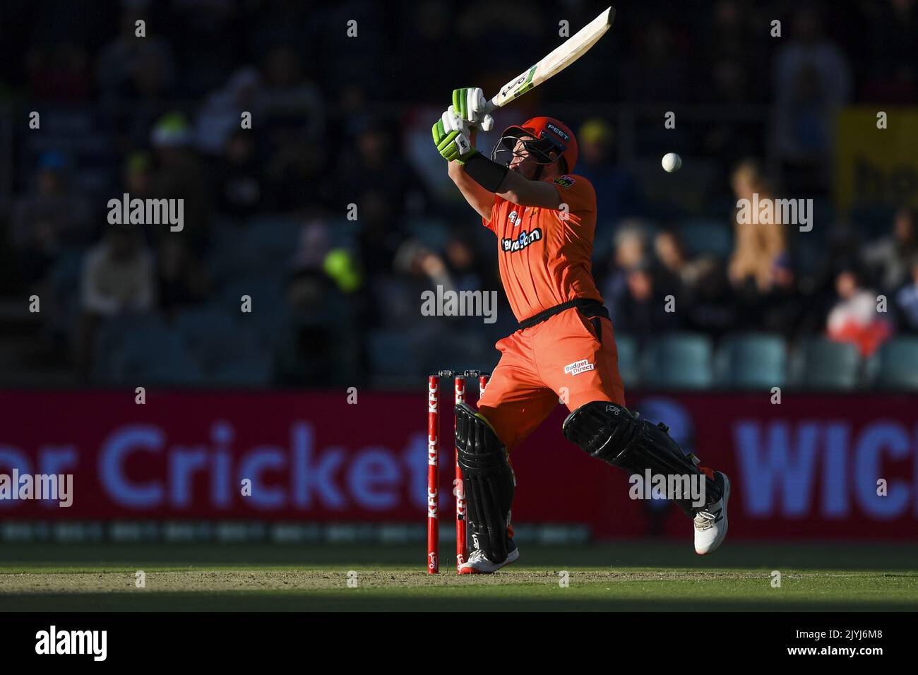 Josh Inglis of the Scorchers bats during the Big Bash League (BBL ...