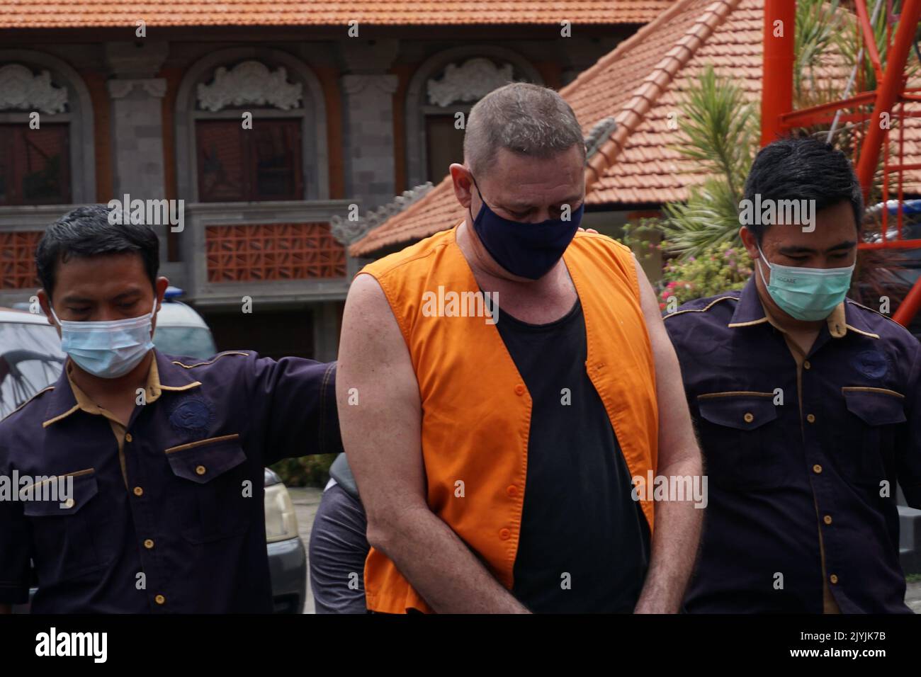 Australian Aaron Wayne Coyle walks from Bali Police detention centre ...