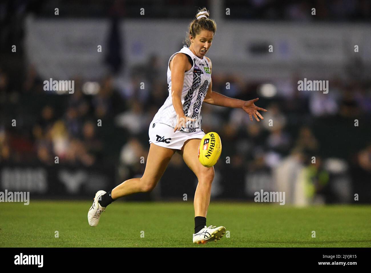 Erica Fowler of Collingwood Magpies kicks the footy during the Round 1 ...