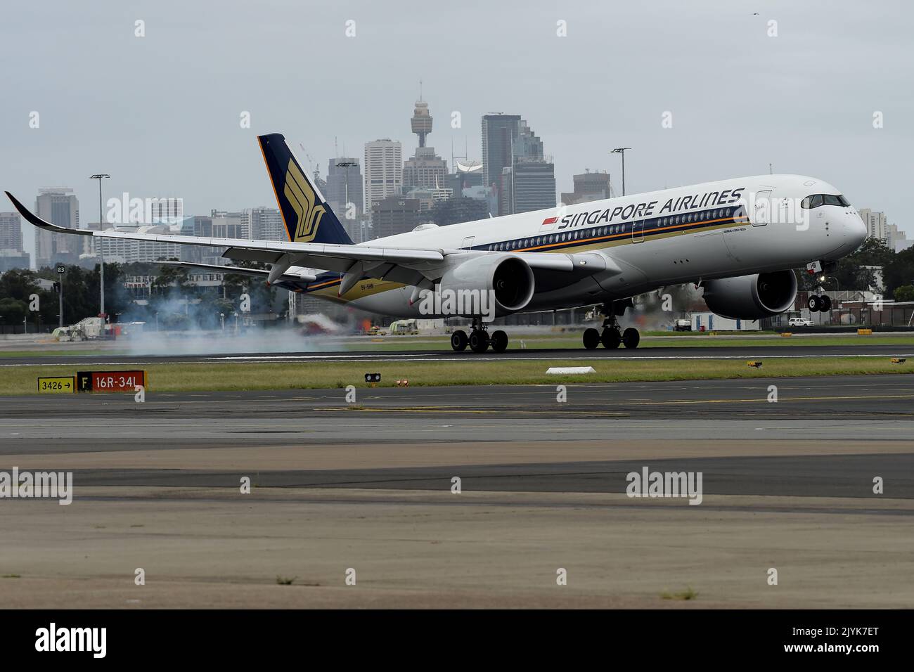 Singapore Airlines flight SQ231, carrying the first Australian shipment ...