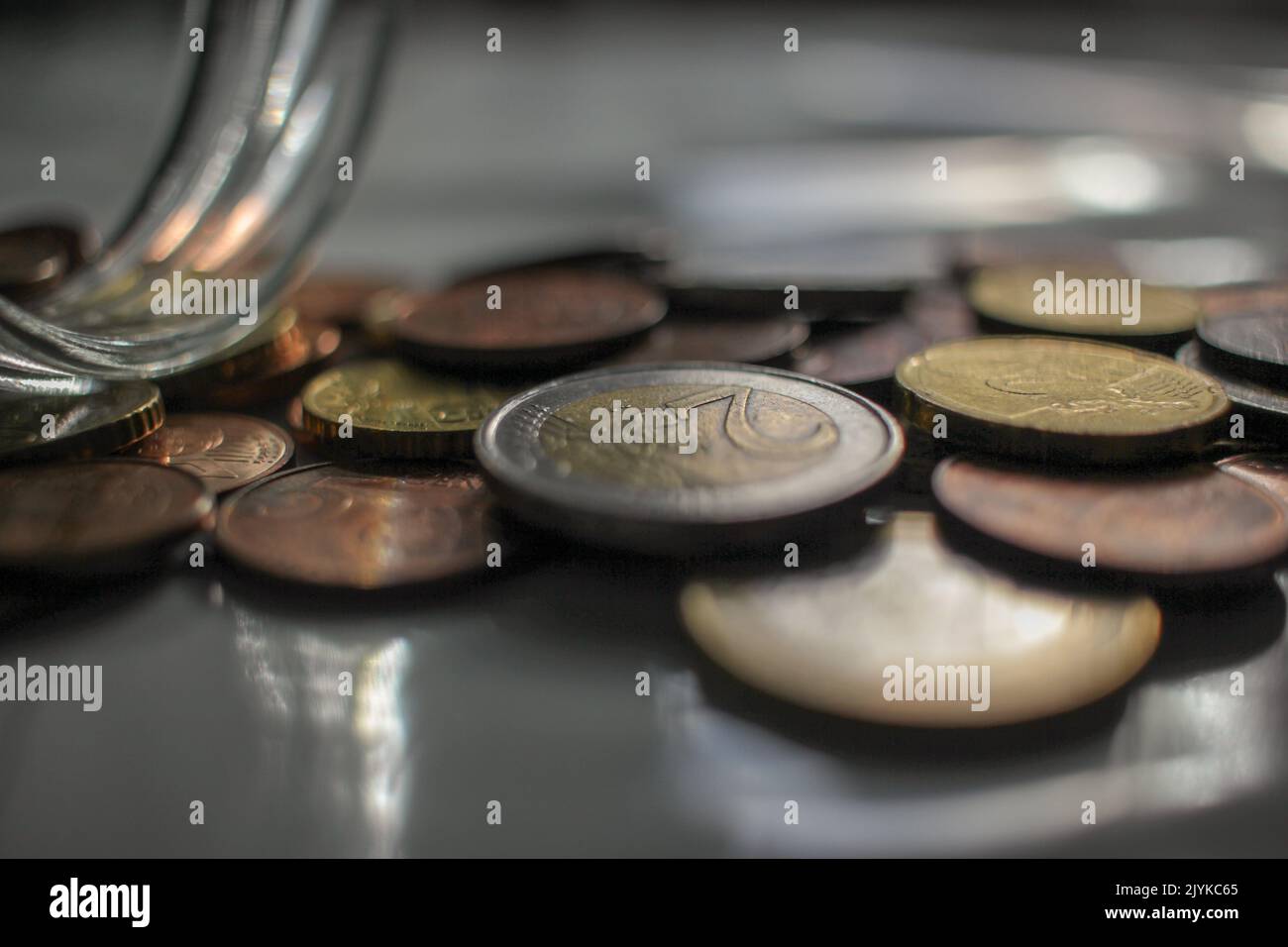 Money spread on table hi-res stock photography and images - Alamy