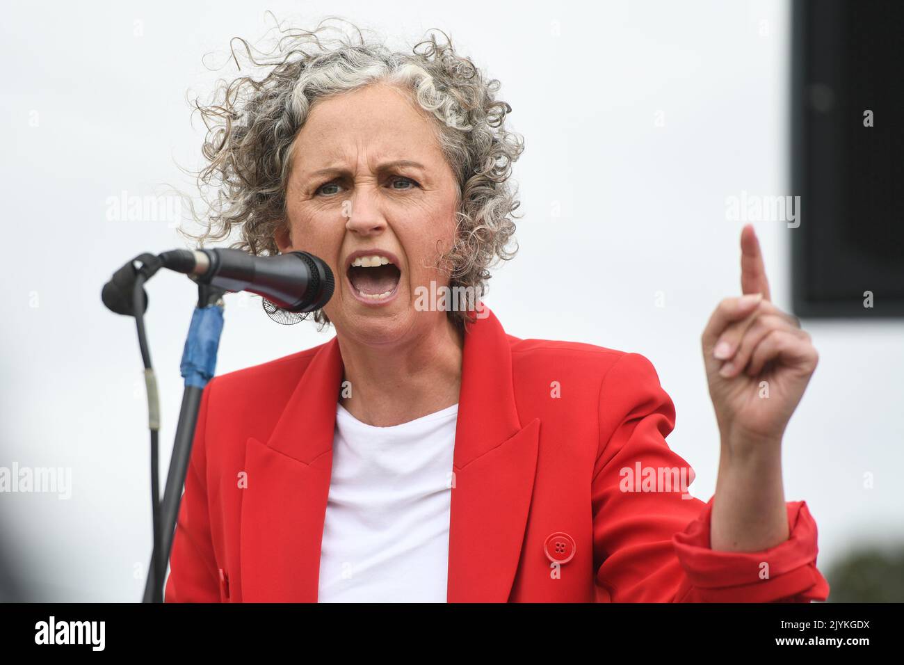 Labor Senator Jess Walsh speaks to workers taking industrial action ...